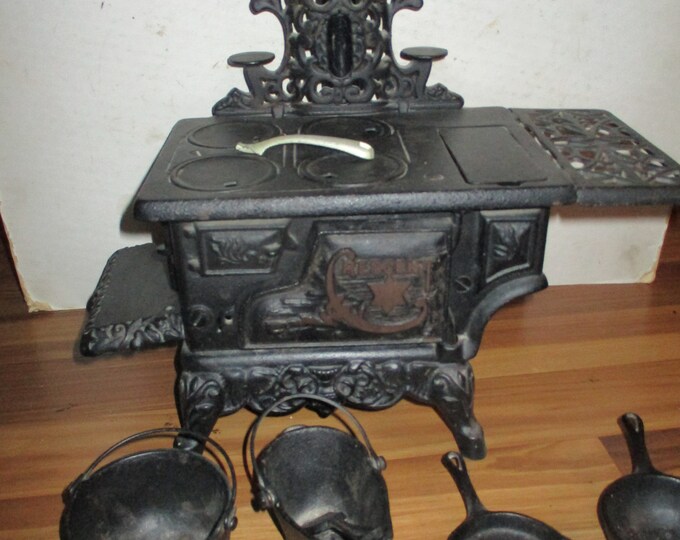 Crescent Large Form Cast Iron Stove With 4 Stove Covers 3 | Etsy