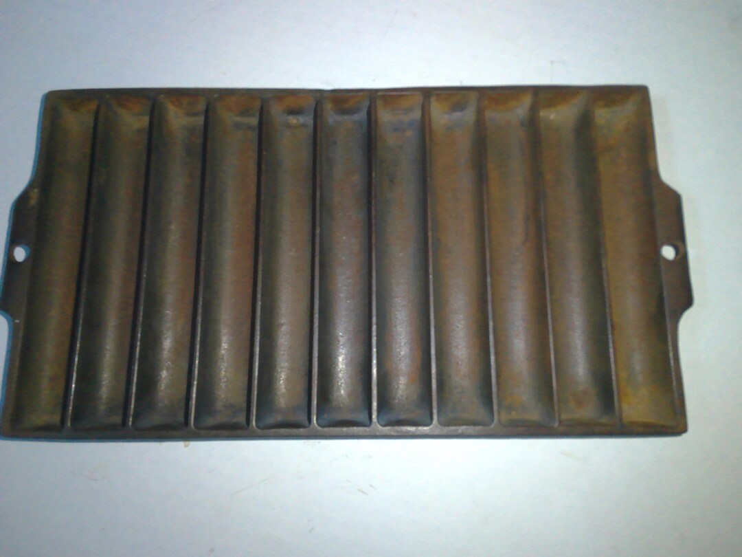 Breadstick Pan - Fun Antique Cast Iron Bread Pan for Making 11 ...