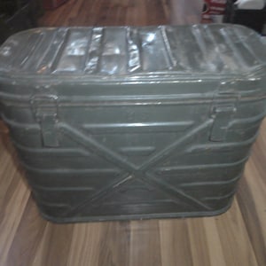 US Military Cooler Chest -20" X 10" X 15"h Vietnam War Era 3 Section ...