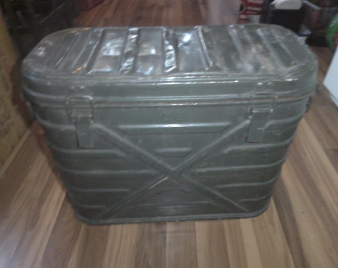 US Military Cooler Chest -20" X 10" X 15"h Vietnam War Era 3 Section ...