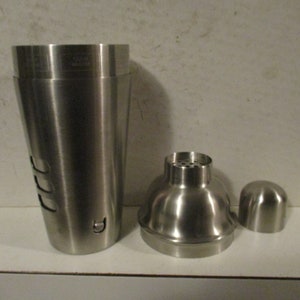Cocktail Shaker - Chefmate(?) Dial a Drink 24 Ounce 3 Piece Mixer With ...