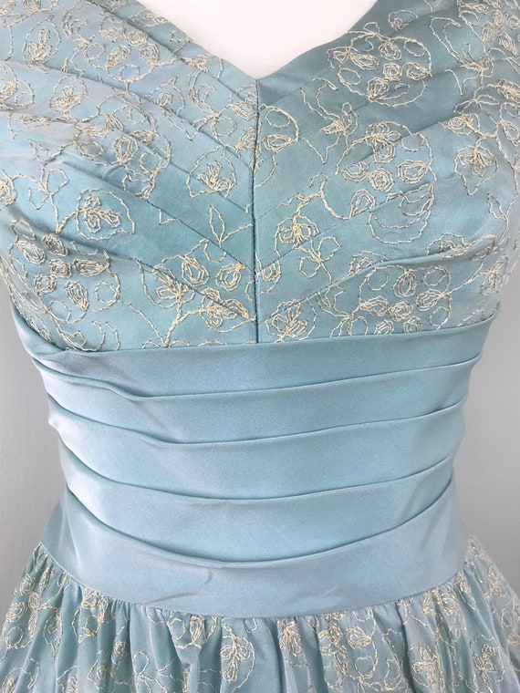 Vintage 1950s Ice Blue Iridescent Sharkskin Metallic … - Gem