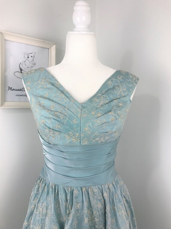 Vintage 1950s Ice Blue Iridescent Sharkskin Metallic … - Gem
