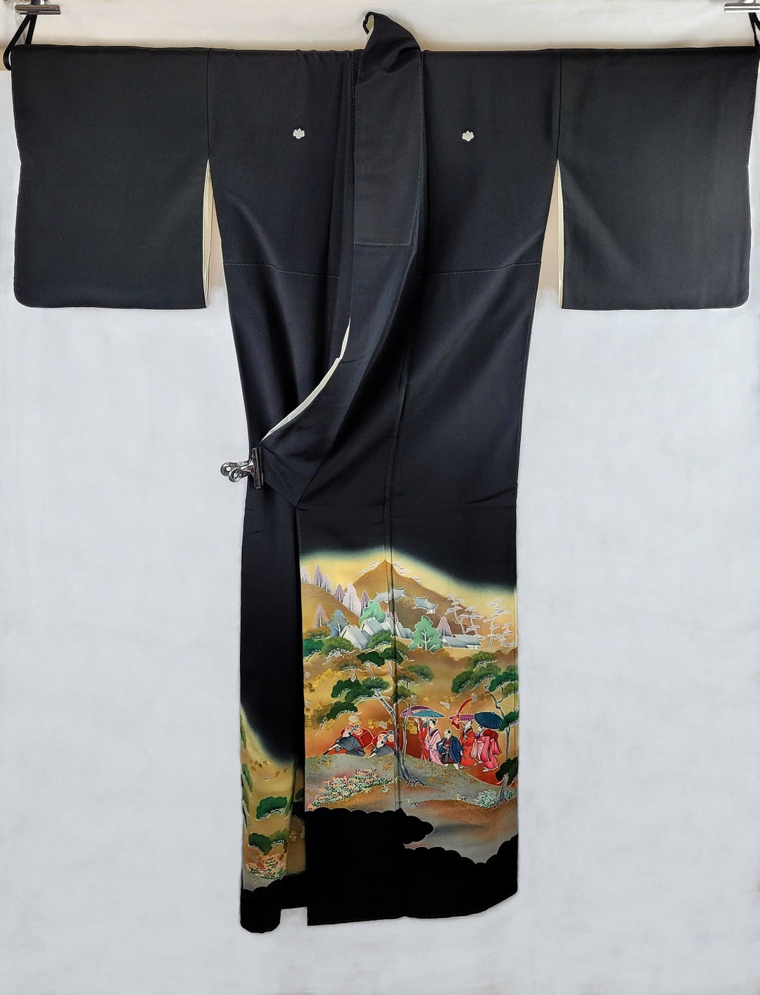 Black Crepe Silk With Royal Procession Scenery 1970s Vintage Japanese ...
