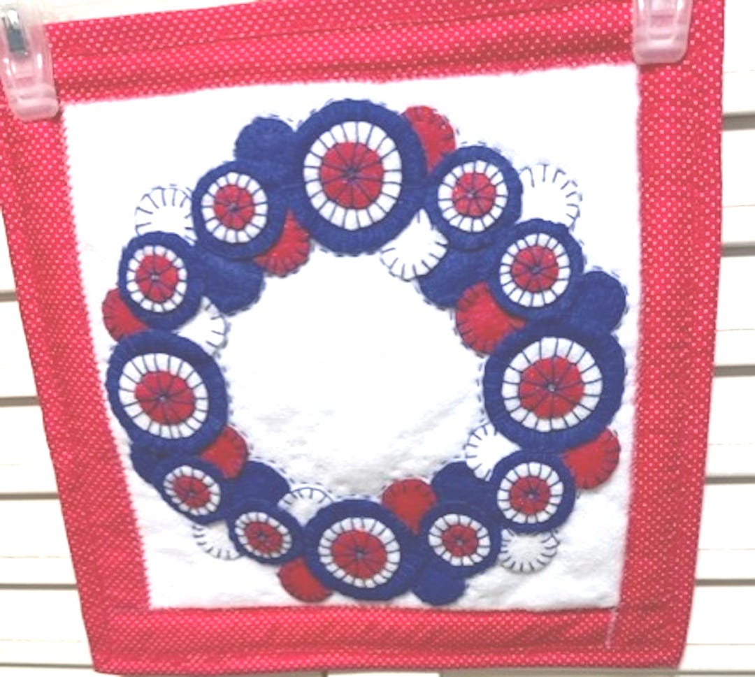 Red White Blue FELT WREATH Pennies Wall Hanging Table Mat All Season ...