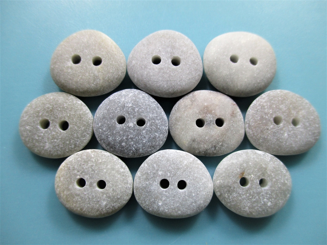 BEACH STONE 13mm BUTTONS 10 Flawless 2 Hole Cream Grey Real Surf ...