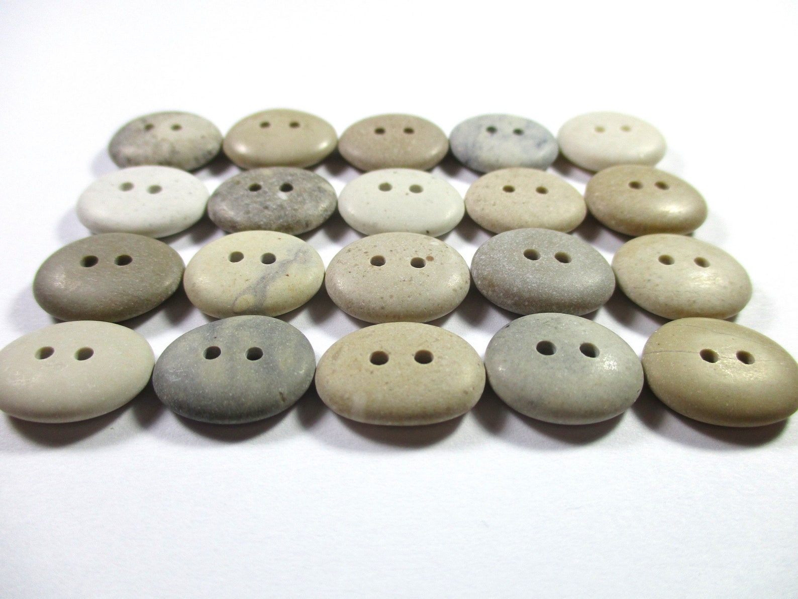 BEACH STONE 15mm BUTTONS 20 Flawless Two Hole White Brown Beige Tan ...