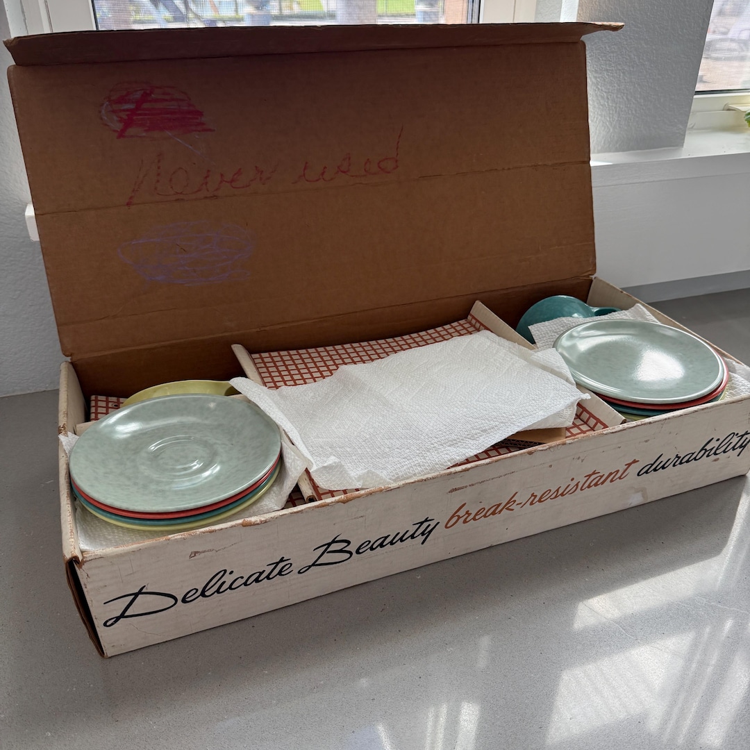 Vintage Boxed Set of Russell Wright Melmac Dinnerware 4 Place Settings ...