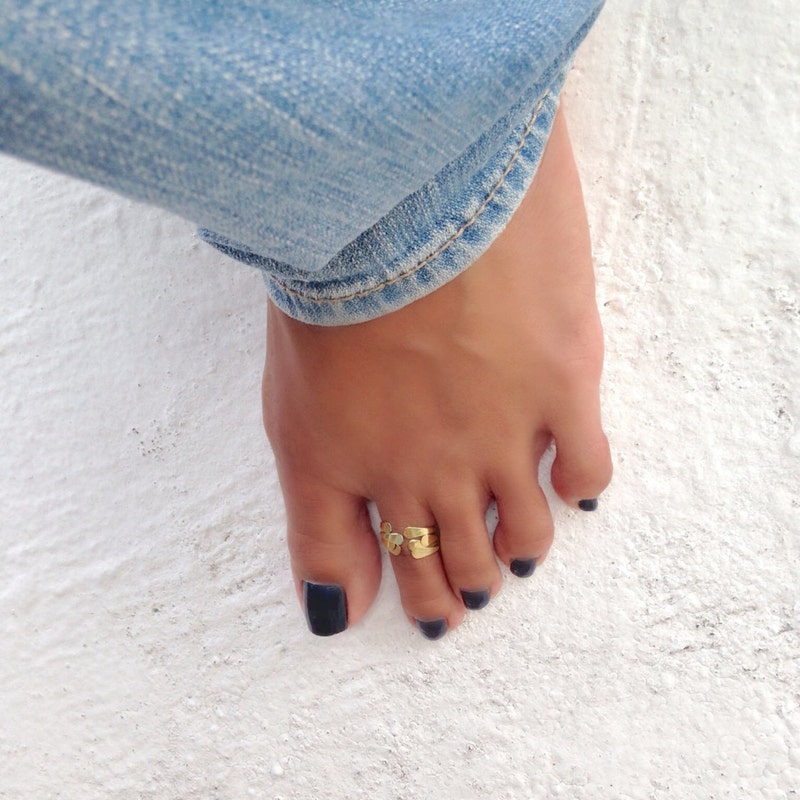 Gold Toe Ring - Etsy