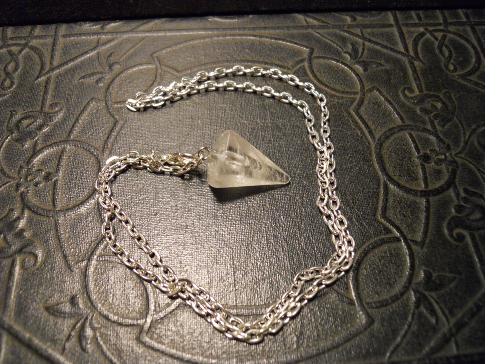 Clear Quartz Point Divination Dowsing Pendulum Necklace Fortune Teller ...