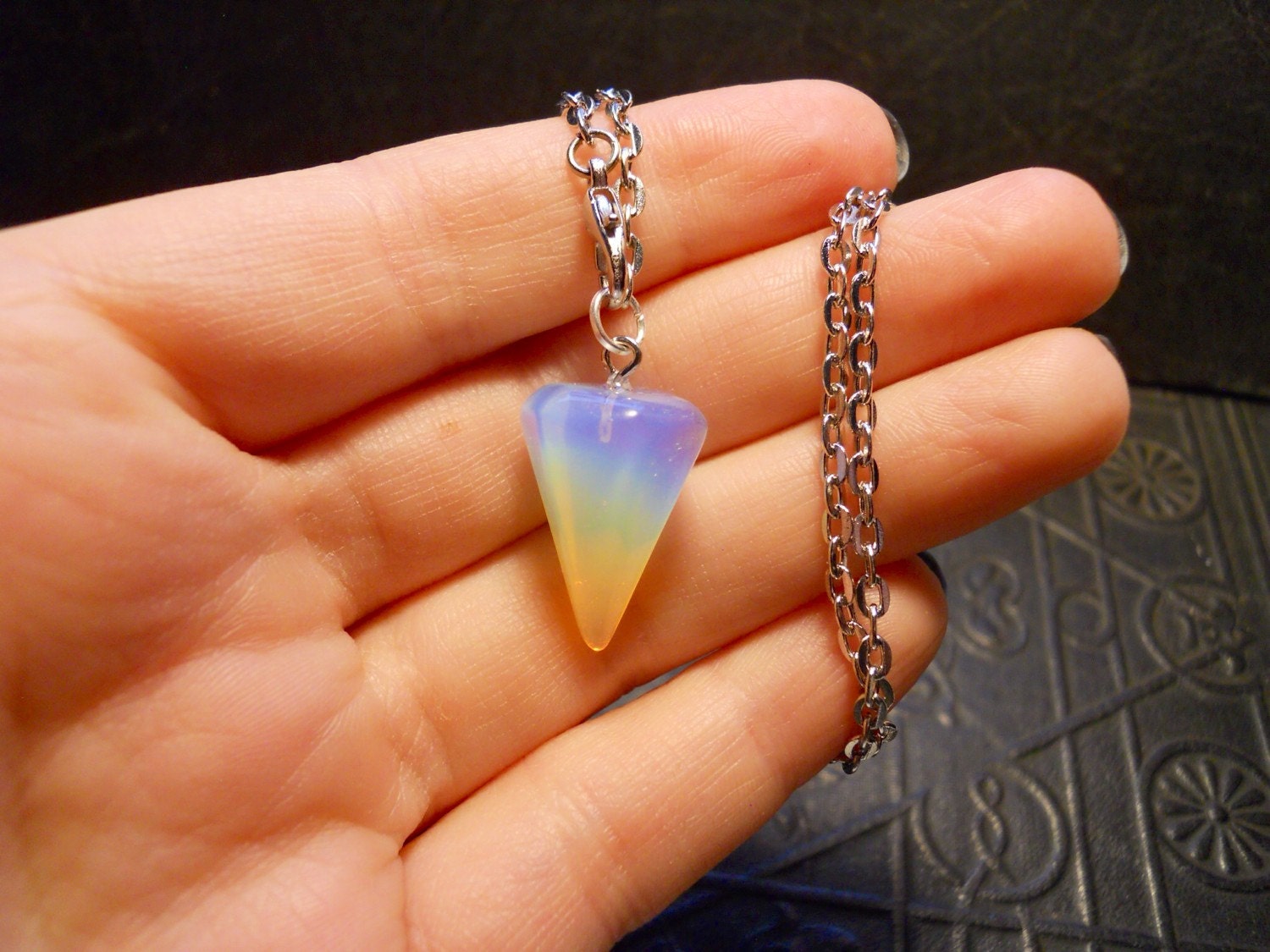 Opalite Glass Point Divination Dowsing Pendulum Necklace Fortune Teller Prediction Tool Yes or ...