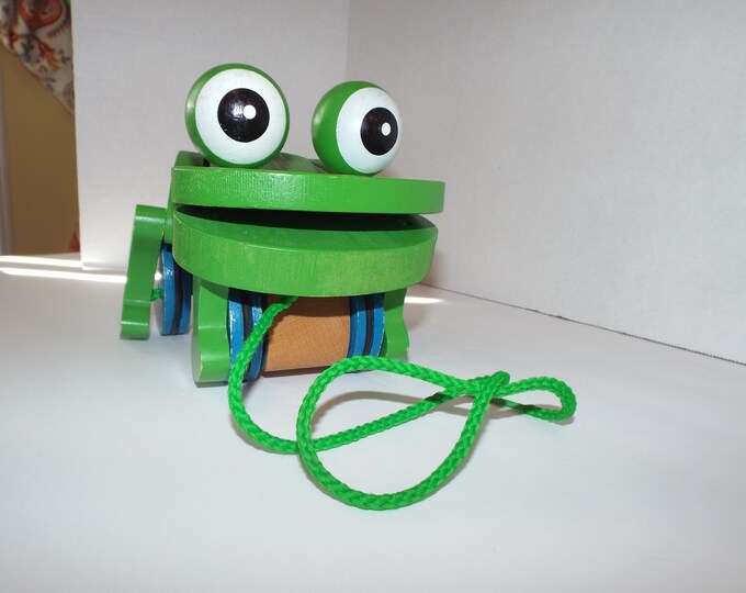 Vintage Waddling Frog Toy, Push & Pull Frog Toy, Children's Vintage Toy ...