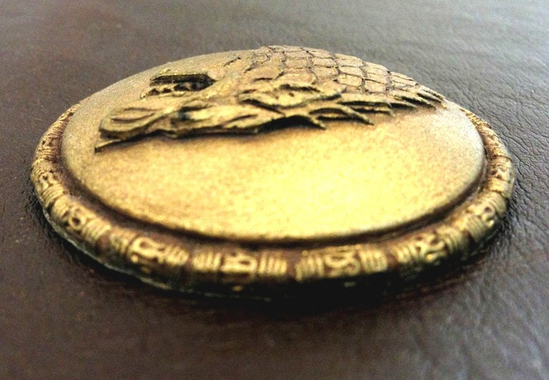 Game of Thrones House Stark Sigil Gold Badge / Pin - Etsy