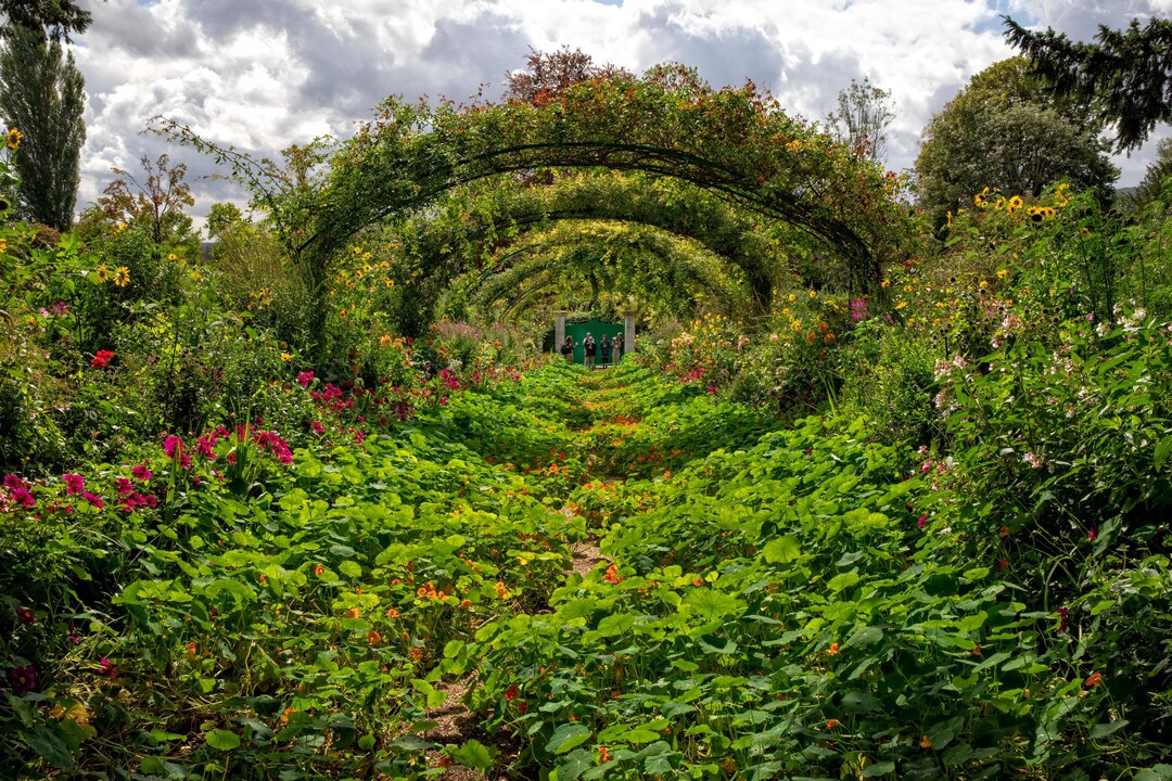 Giverny France, Monet Garden, Autumn View, Trellis of Flowers, Claude ...