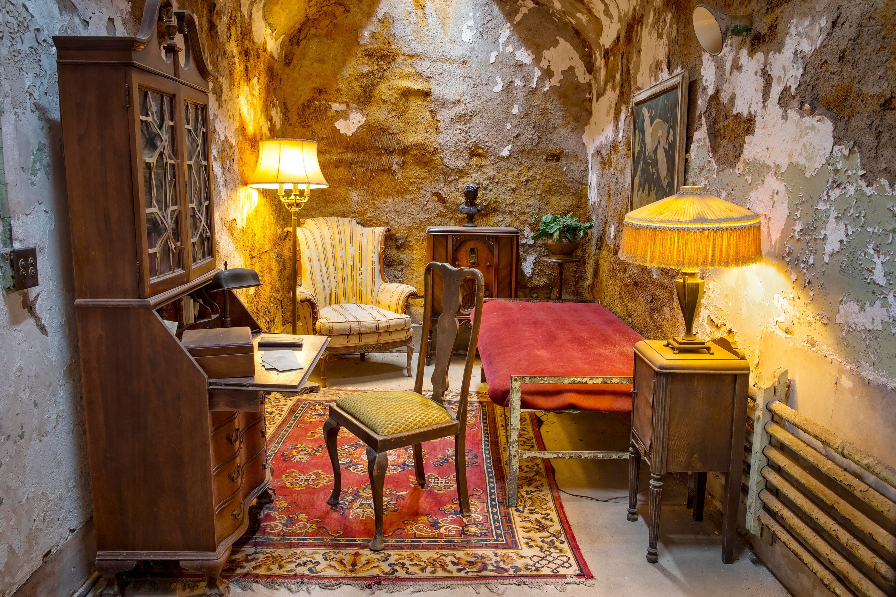 Abandoned Photo, Al Capone Cell, Eastern State Penitentiary ...