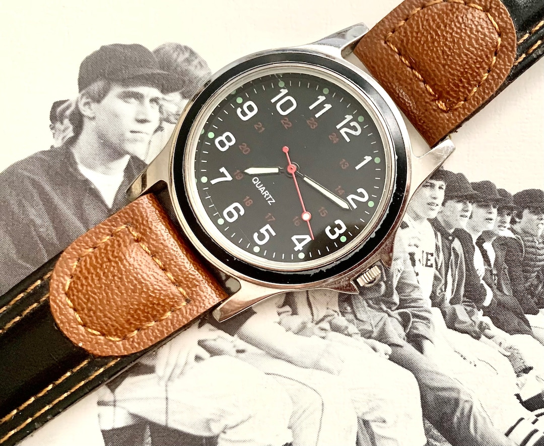 MENS Military Watch Beautiful Condition KNX 24 Hour Black Dial Red ...