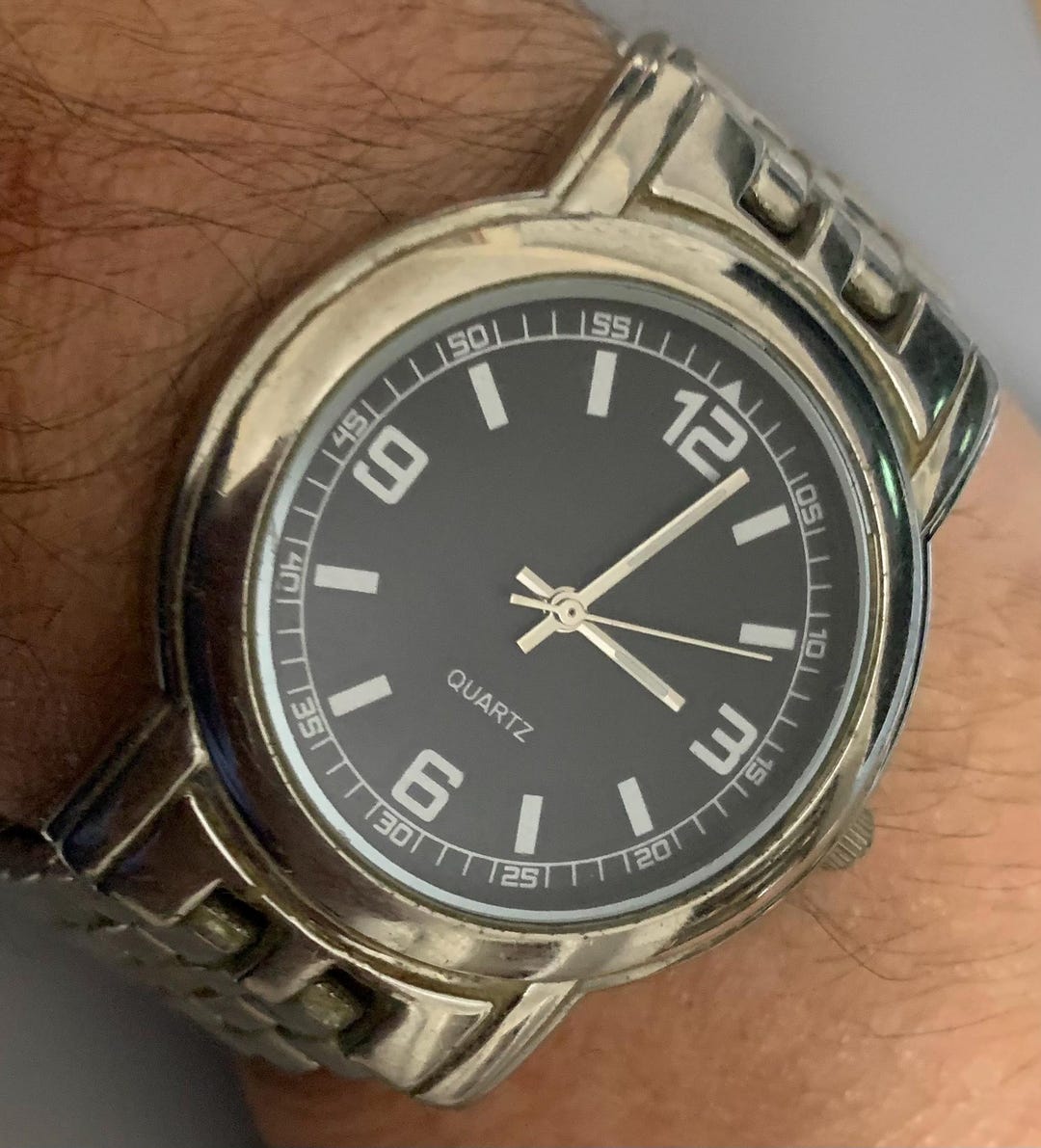 Mens Bold Black Dial Vintage Watch | Full Chapter Ring | Quartz ...