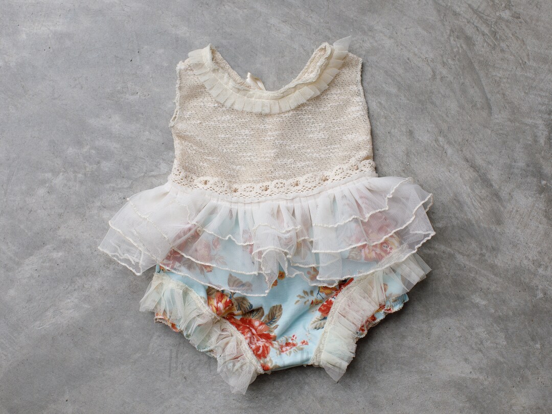 EVENA Outfit Sitter Props. Photo Prop - Etsy