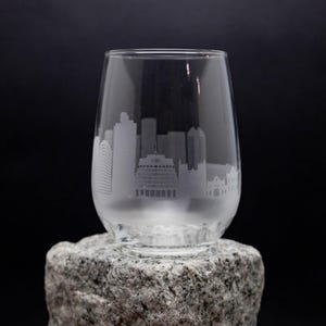 Wellington New Zealand Skyline Wine Glass & Stemless Goblet - FREE ...