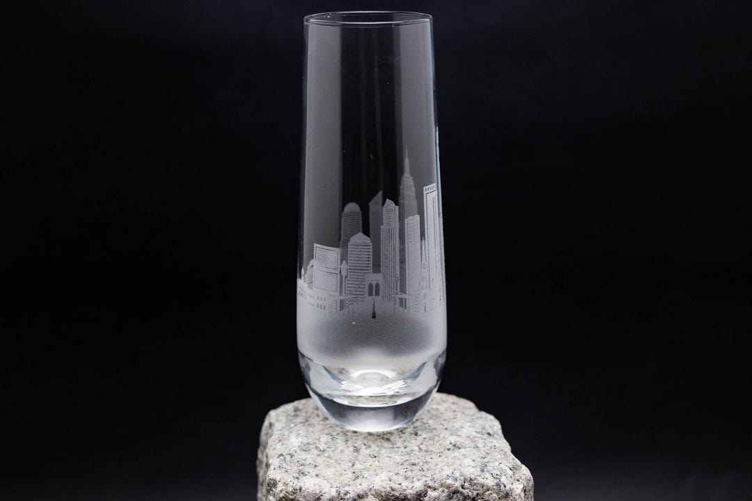 Manhattan New York Skyline Stemless Champagne Flute - FREE ...