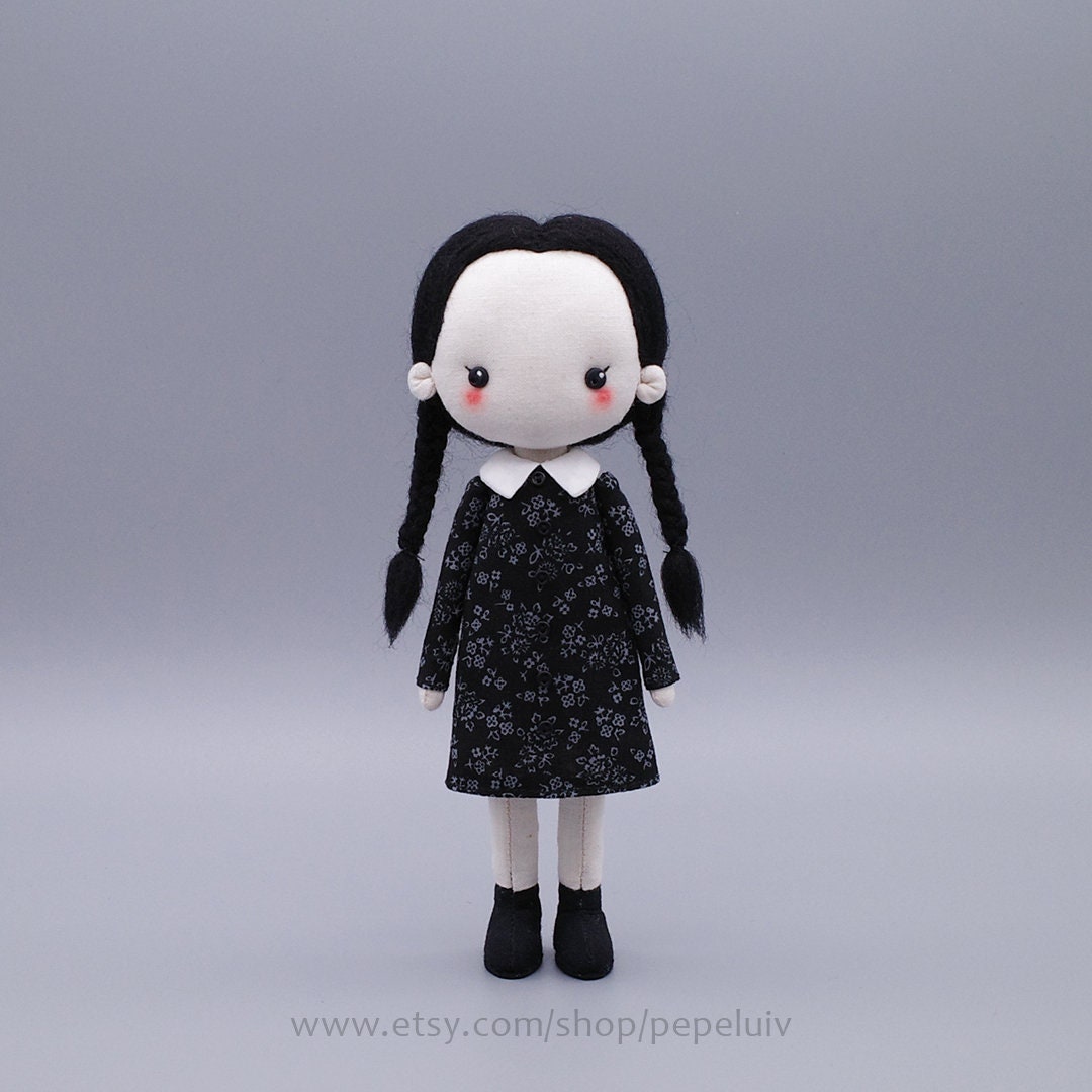 Pattern and Tutorial of Wednesday Doll - Etsy Italia