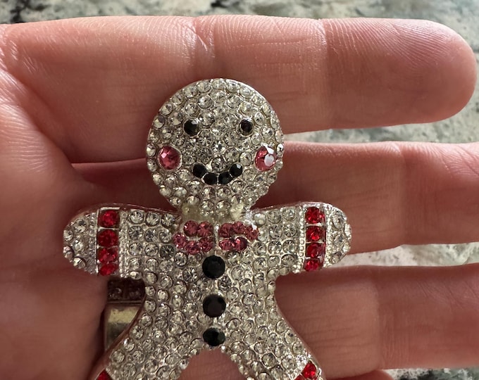 Bobblehead Gingerbread Man Holiday Brooch - Etsy