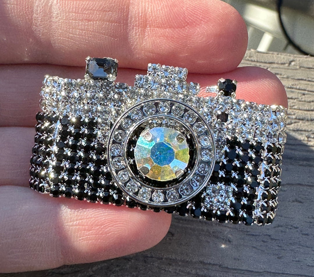 Beautiful Rhinestone Black White Vintage Style Camera Brooch Pin NEW ...