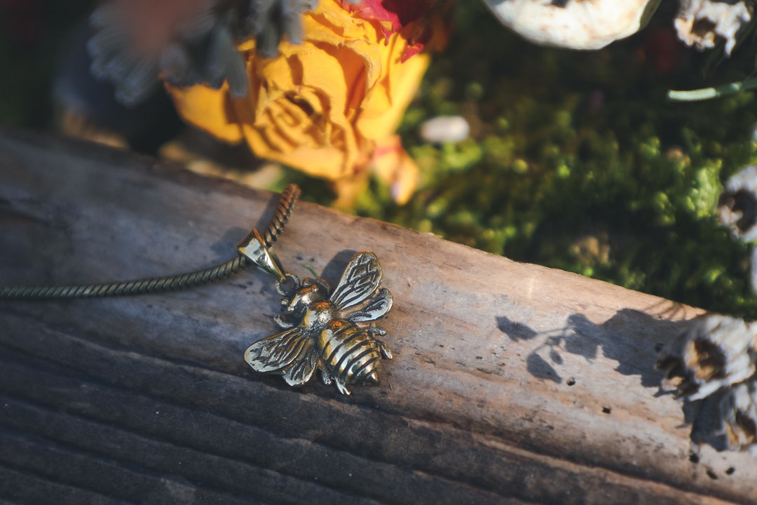 Honey Bee Pendant, Bee Charm, Best Friend Gift, Gift for Her, Bumble ...