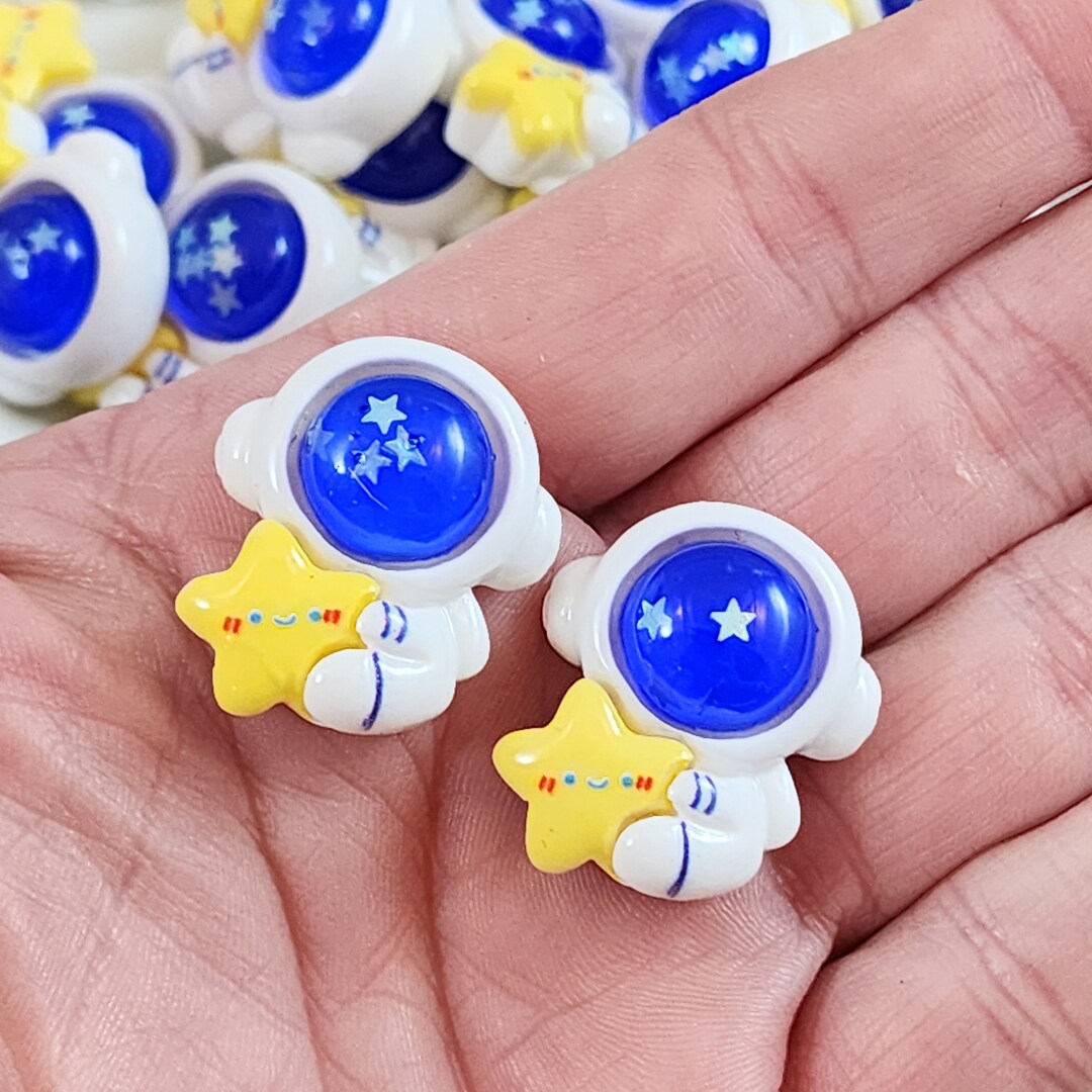 10 Pcs Astronaut Flatbacks . Resin Cabochon . Flat Back . Charm . Bow ...