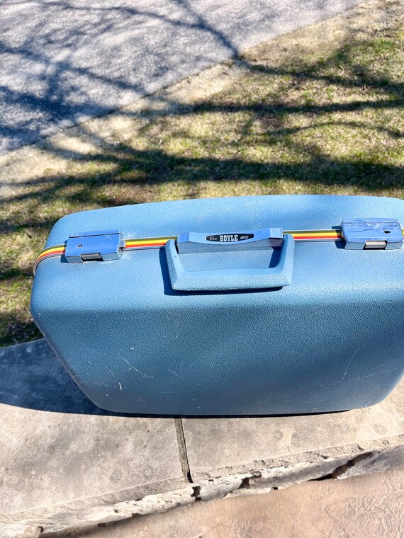 Vintage sky blue Boyle suitcase with rainbow trim, ha… - Gem