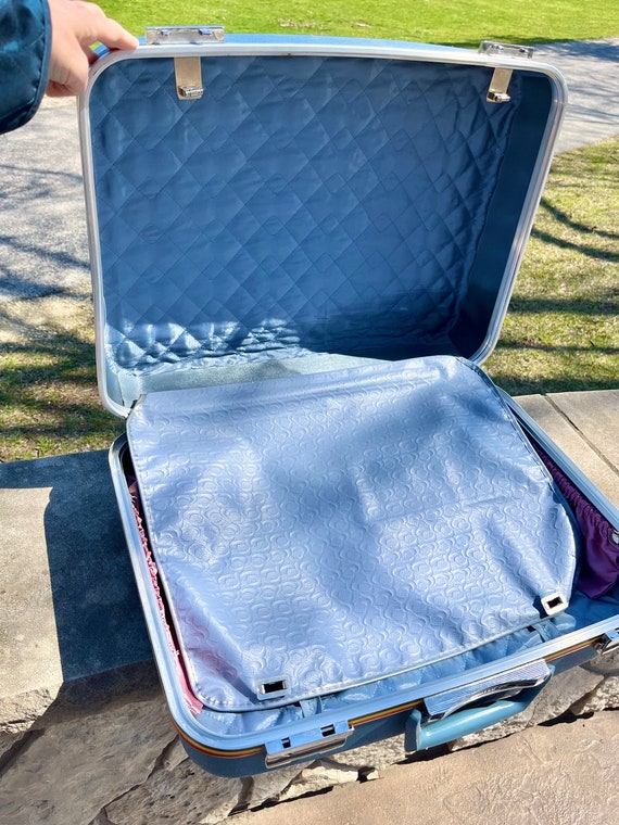 Vintage sky blue Boyle suitcase with rainbow trim, ha… - Gem