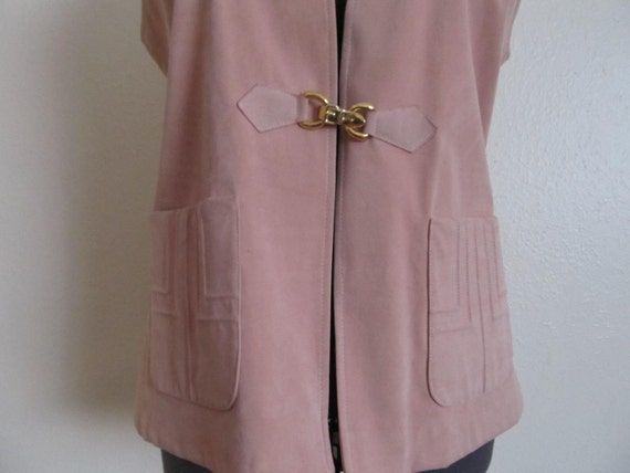 1970s dusty rose faux suede vest with buckle closure - Gem