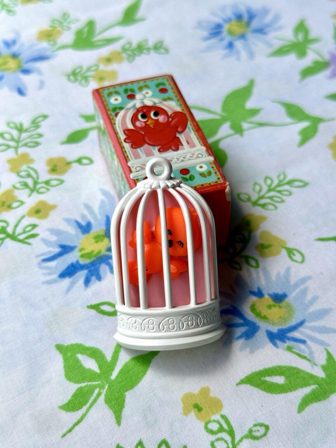 Vintage 1975 Avon Bobbin Robin Pin - Etsy