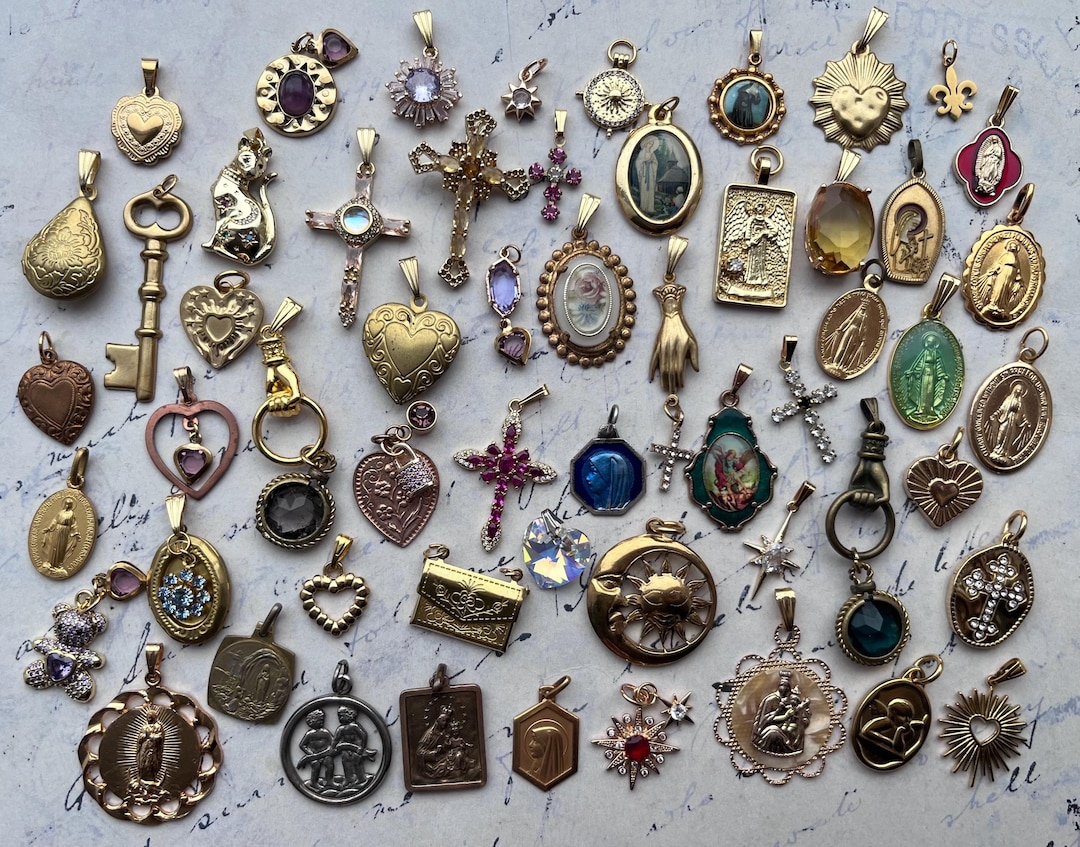 French Antique Vintage Style Charms 18k Golden Stylish Necklaces High ...