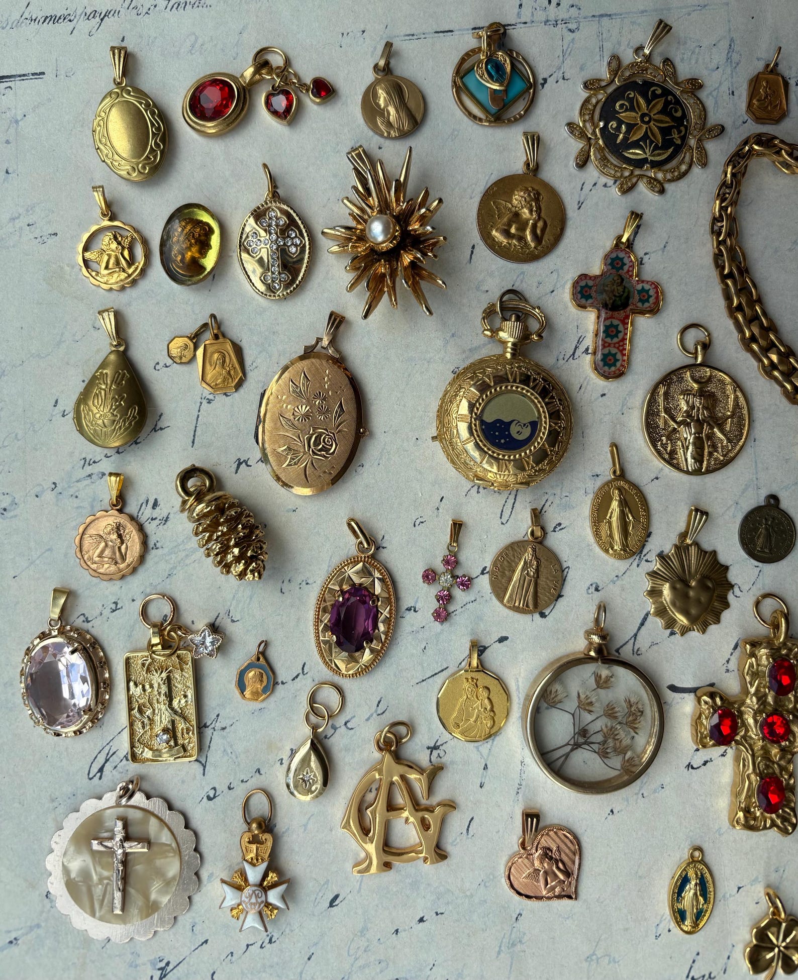 French Antique Vintage Style Charms 18k Golden Stylish Necklaces High ...