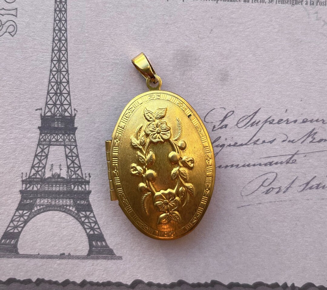 Lovely Locket Vintage 70s Stylish Floral Style Pendant With Ornaments ...