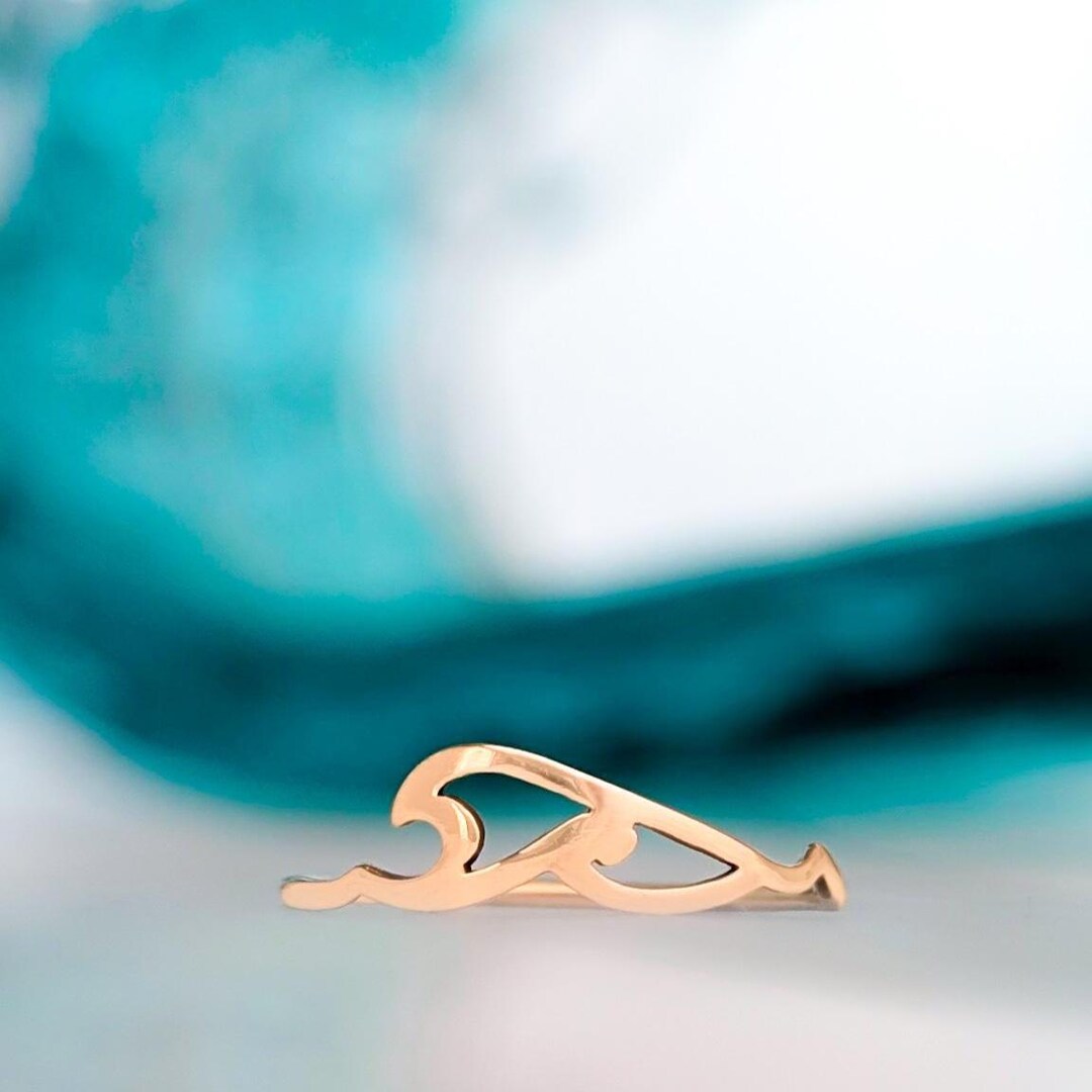 Ngaru Iti / Little Wave Ring in 9ct Gold. Petite Tribal Ocean Wave Ring ...