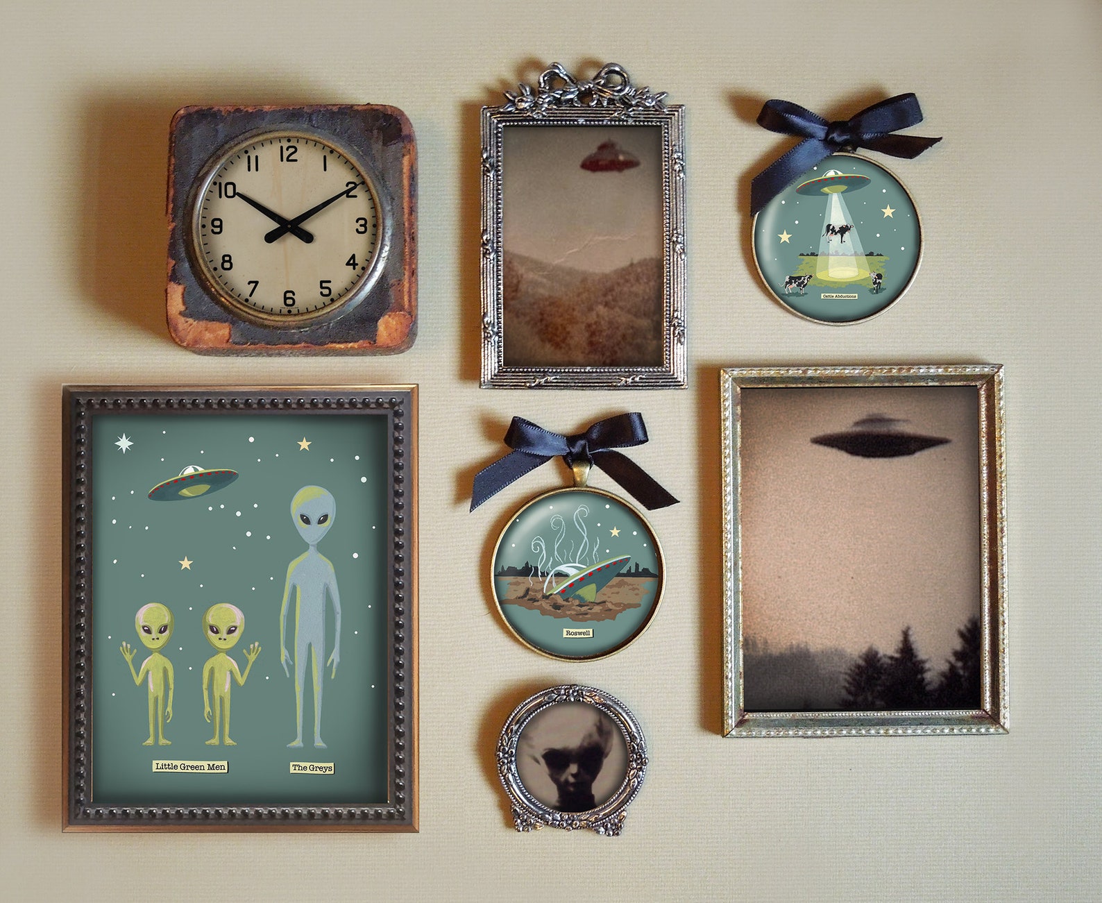 UFO Ornament Gallery Wall Aliens Decoration Flying Saucer | Etsy