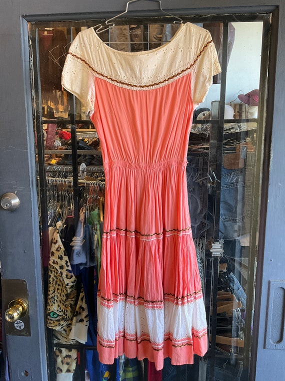 1950s Peach Eyelet Ric Rac Trim Patio Dress - Gem