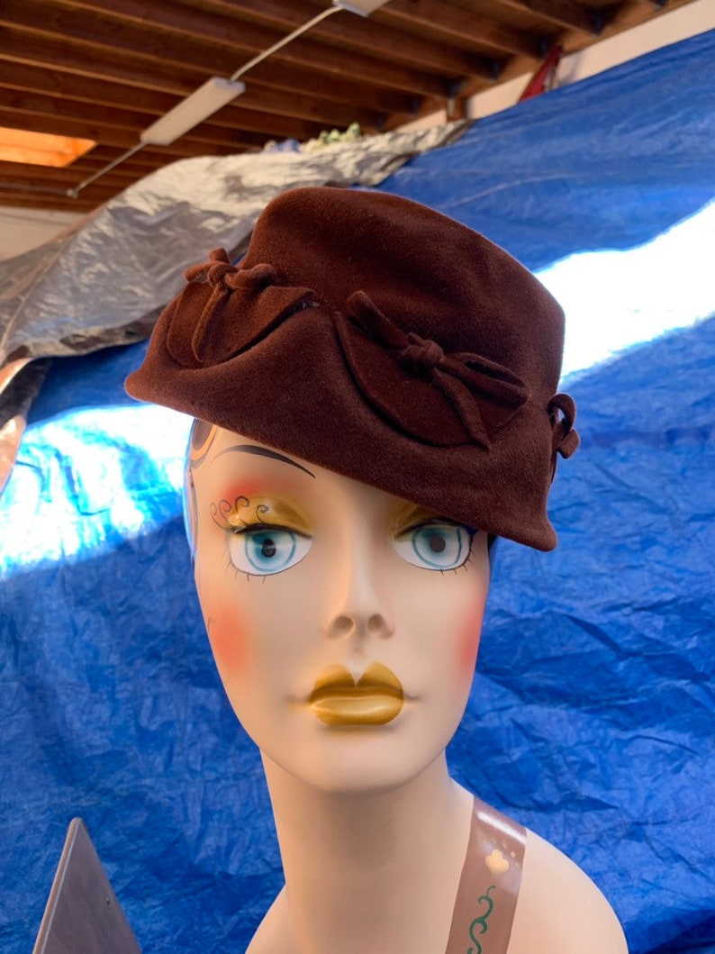 Vintage 1940s Brown Velvety Bow Hat - Etsy Denmark
