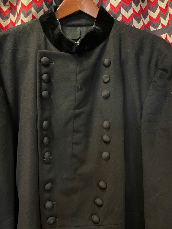 Early 1900s Mens Wool Coat with velvet Collar and cuf… - Gem