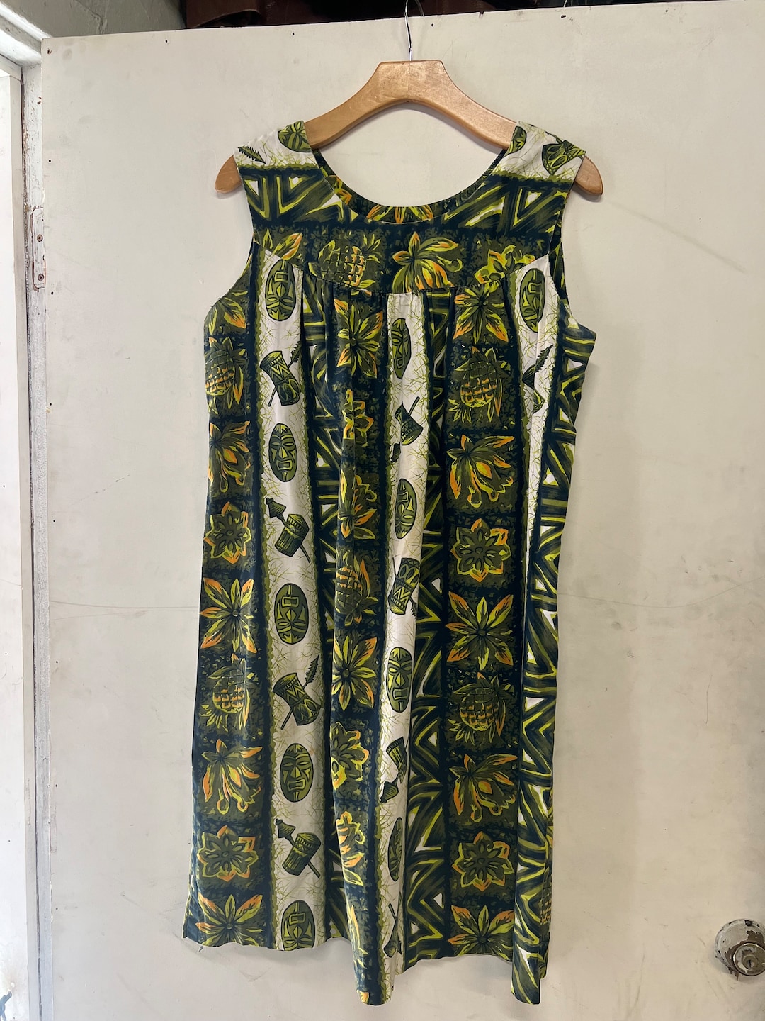 1950s Green Tiki Mask and Tiki Drum Print Muu Muu - Etsy