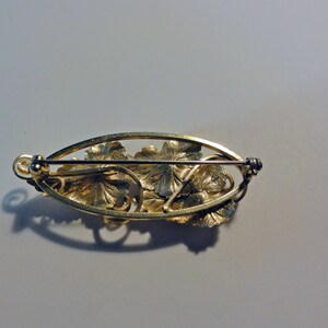 Vintage 1960s Brooch Regencycore Pin Gold Tone Faux Pearl Dimensional ...