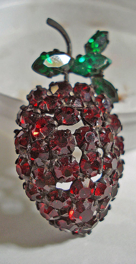 Vintage 1950s Pin Strawberry Fruit Brooch Red Rhinest… - Gem