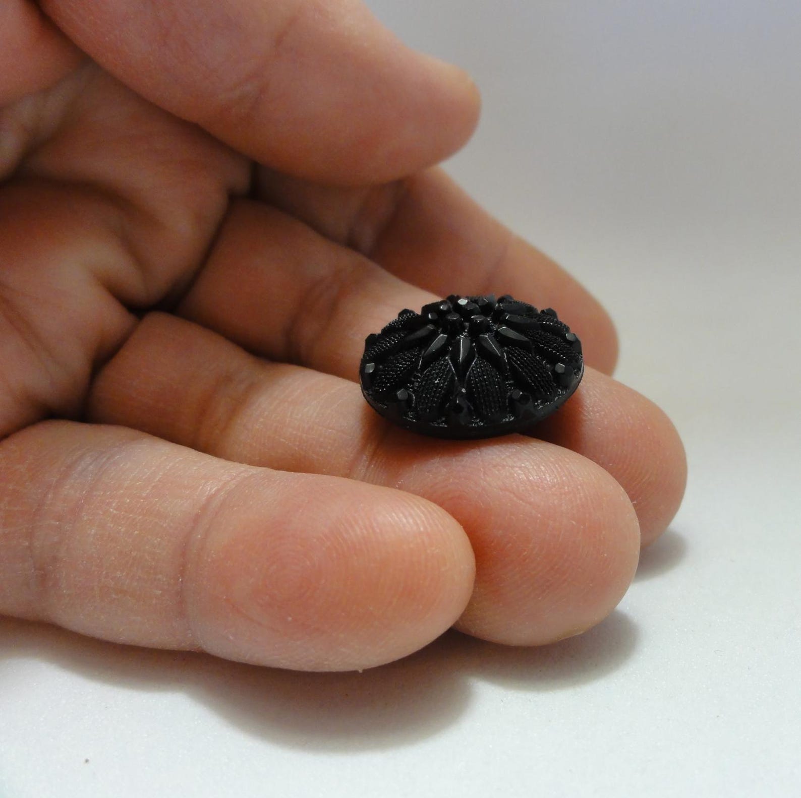 Vintage Carved Black Plastic Shank Buttons 3/4inch Lot of 5 Vintage ...