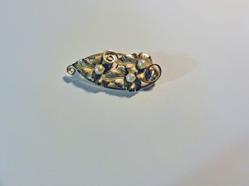 Vintage 1960s Brooch Regencycore Pin Gold Tone Faux Pearl Dimensional ...