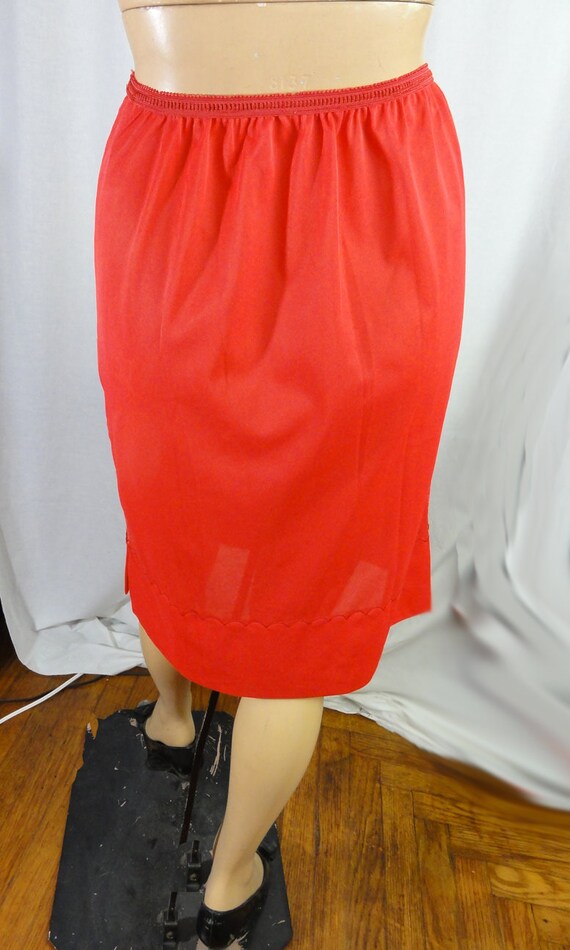 Vintage 1960s Half Slip Red Nylon Floral Applique Lac… - Gem