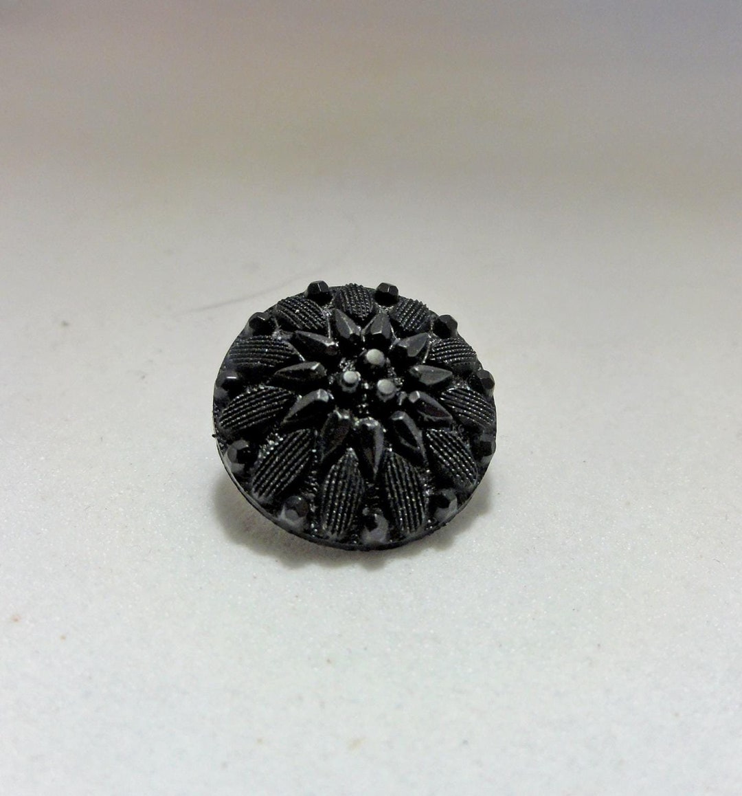 Vintage Carved Black Plastic Shank Buttons 3/4inch Lot of 5 Vintage ...