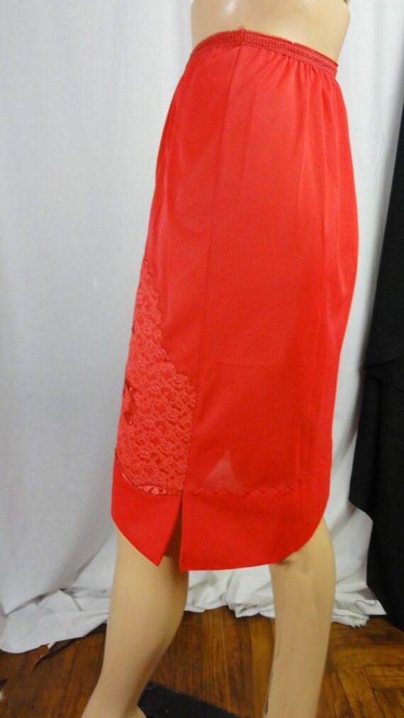 Vintage 1960s Half Slip Red Nylon Floral Applique Lac… - Gem