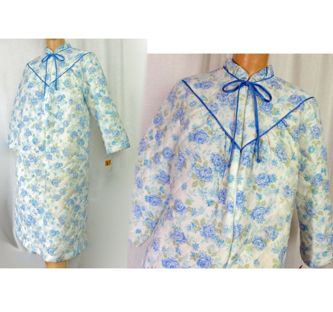 Vintage 1970s Robe Quilted Blue Roses Print Housecoat Zipper Front ...